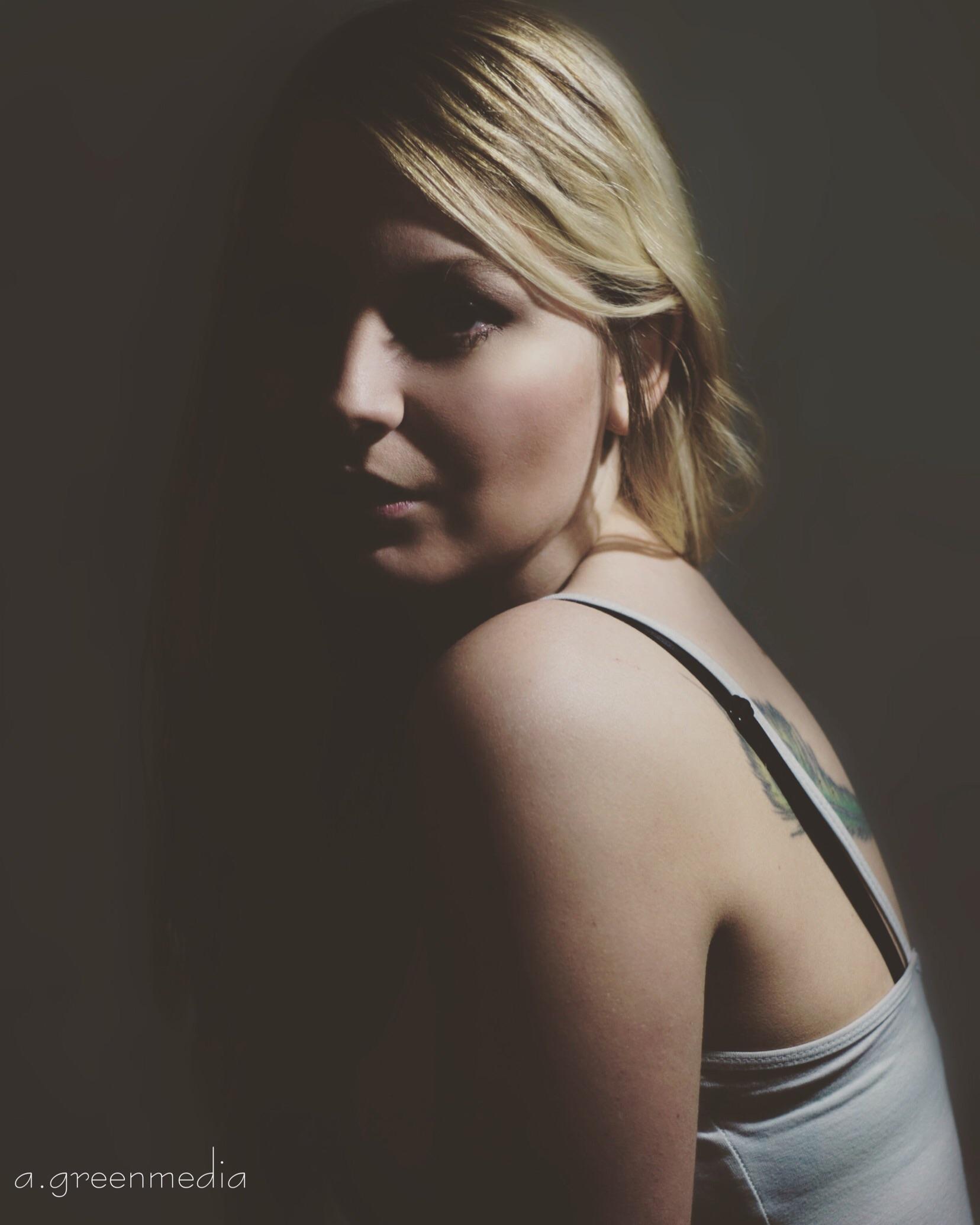 Studio lighting | Scrolller