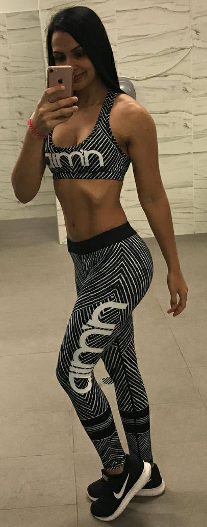 Stunning in her workout gear | Scrolller