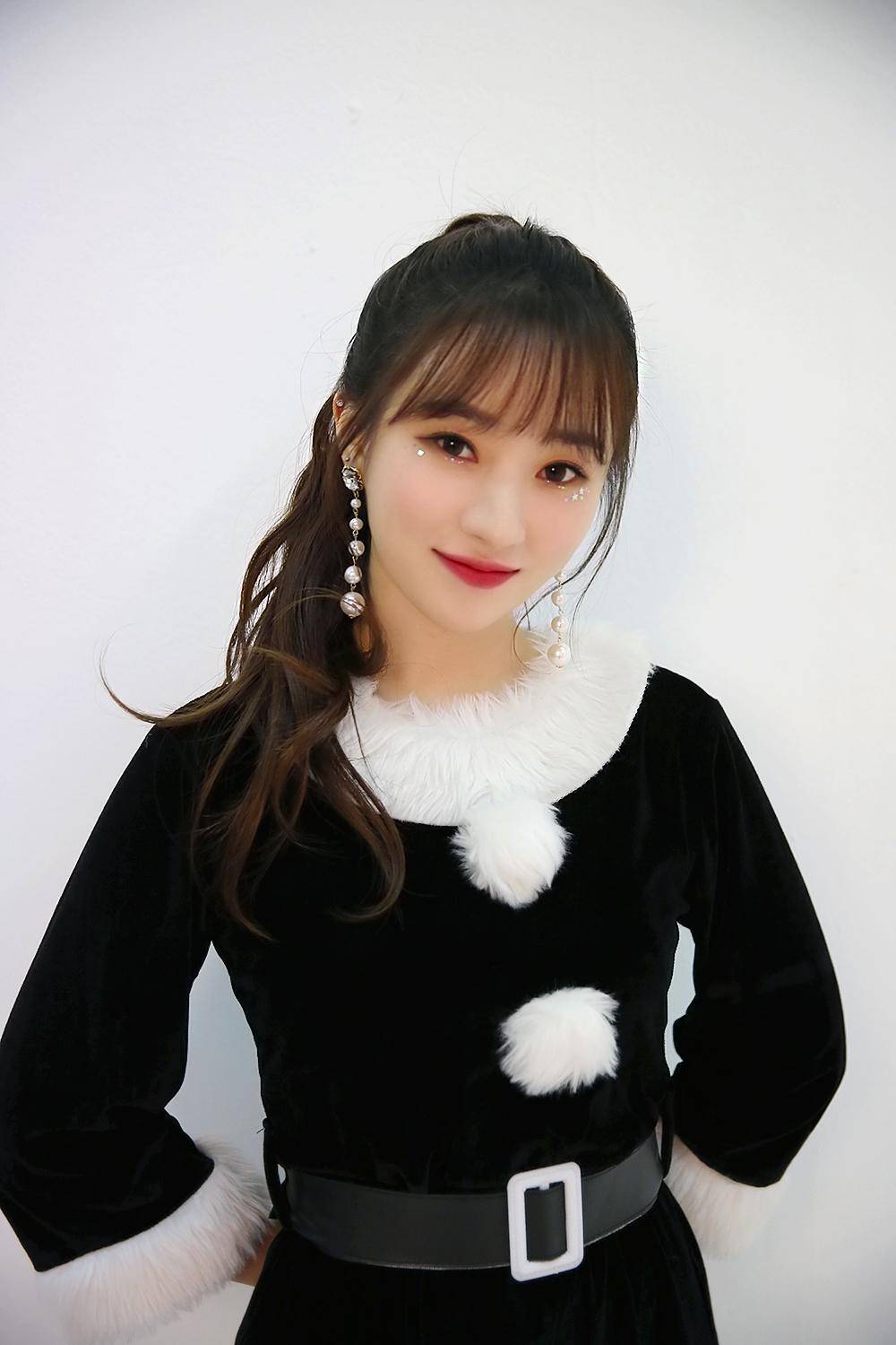 SuA | Scrolller