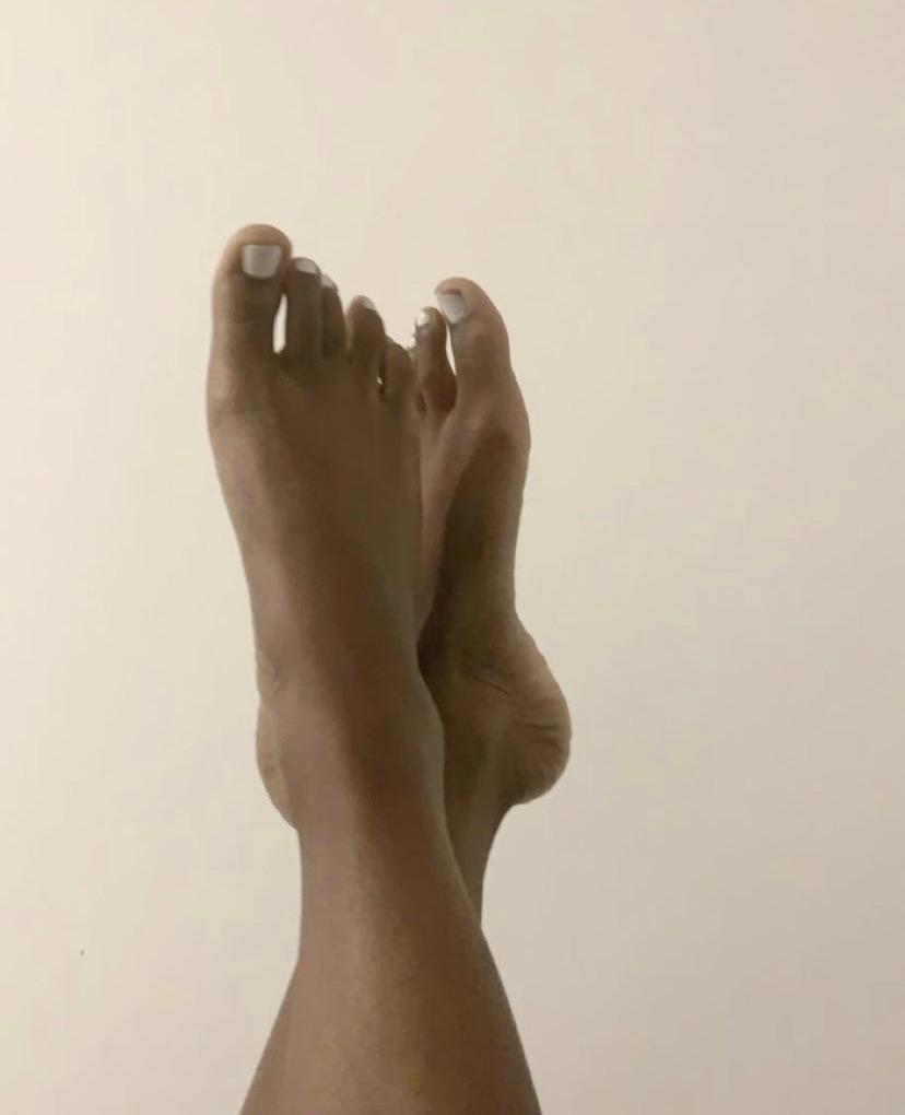 Lick or taste 👅 | Scrolller