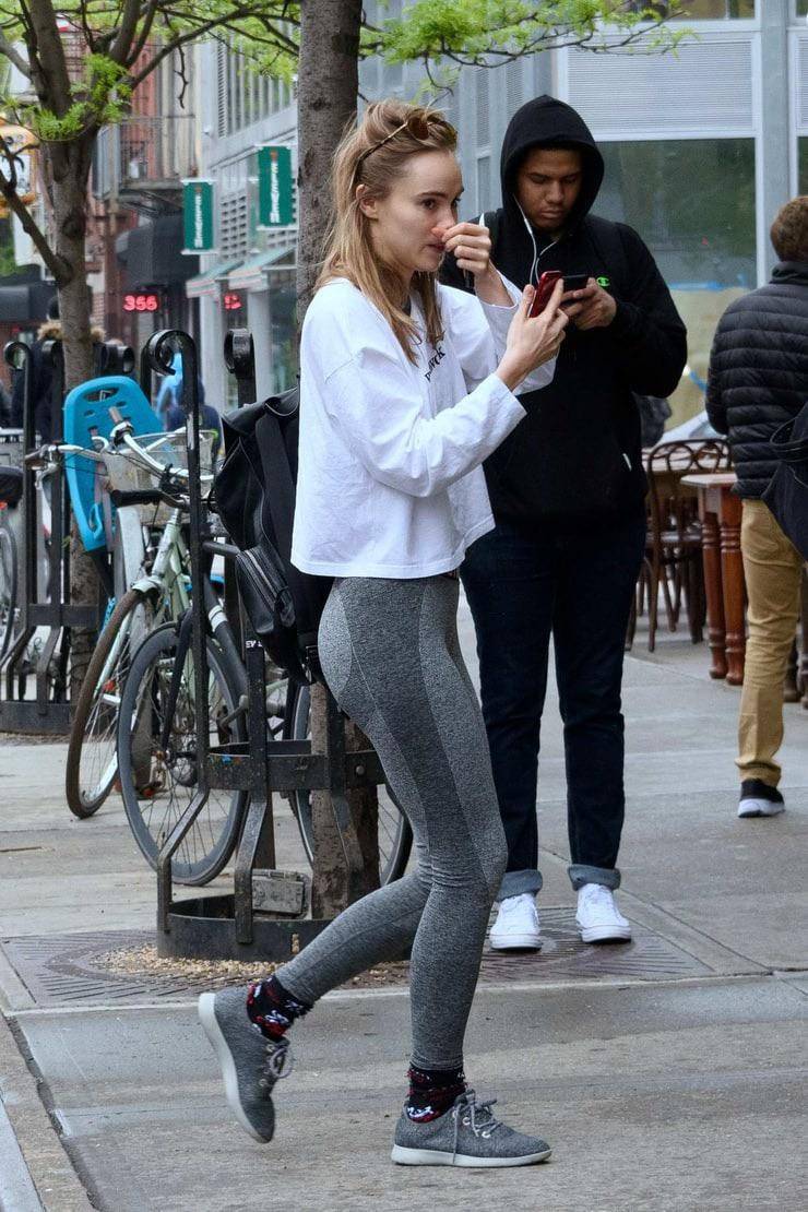 Suki Waterhouse | Scrolller