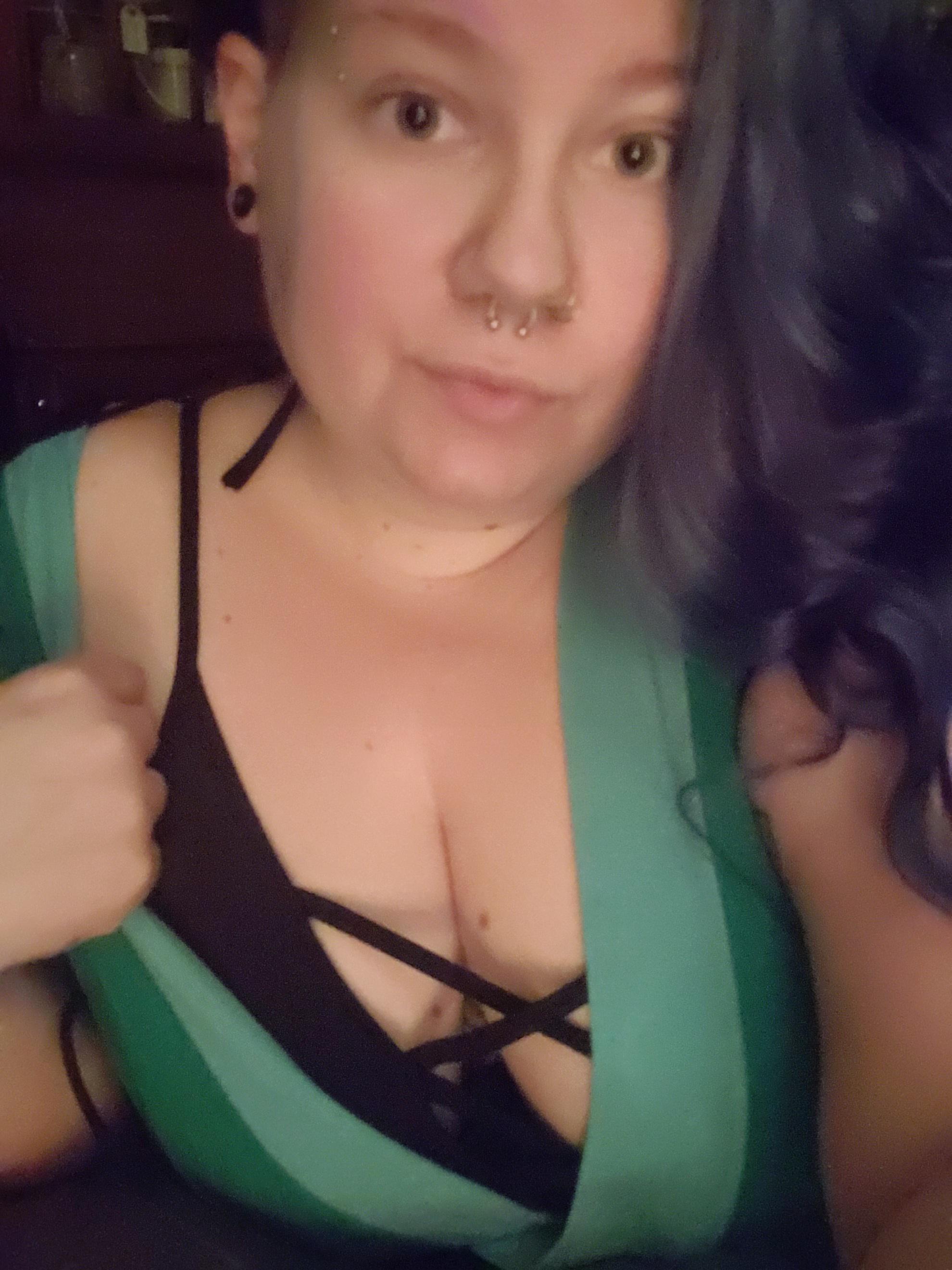 Sultry kitty | Scrolller