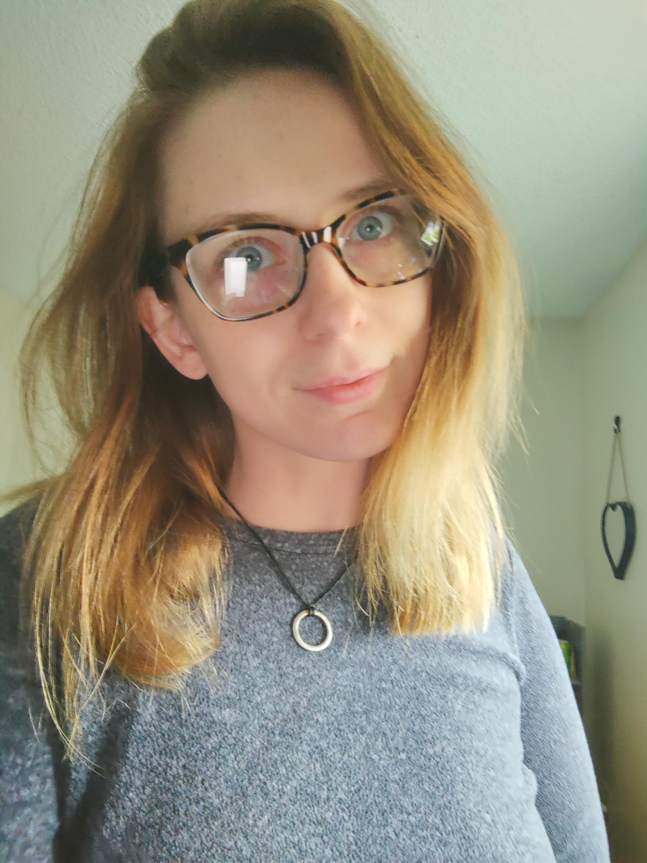 Sun is breaking through the clouds! It's a glorious Oregon day lol ...