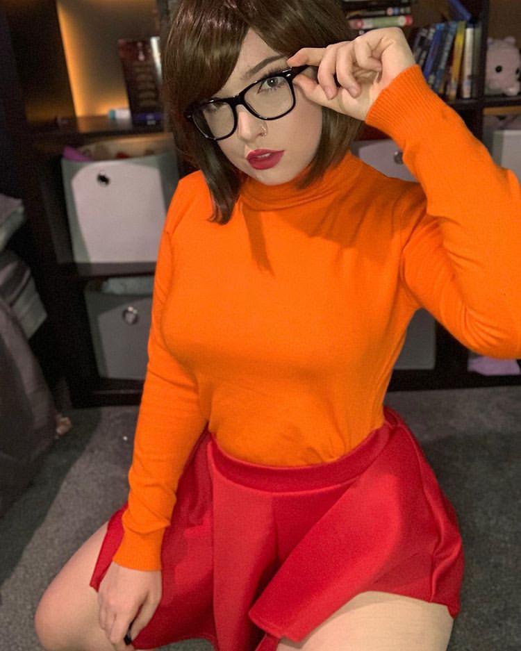 Sunny Dai’s Velma cosplay | Scrolller