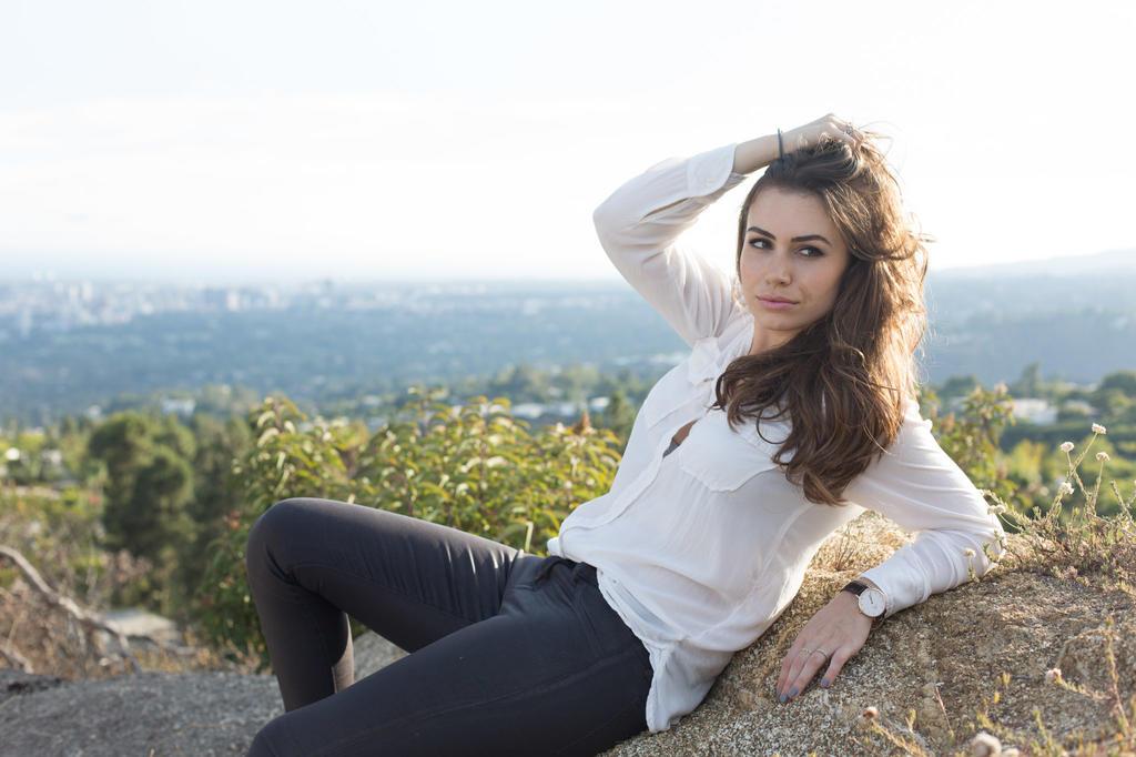 Sunny Hills | Scrolller