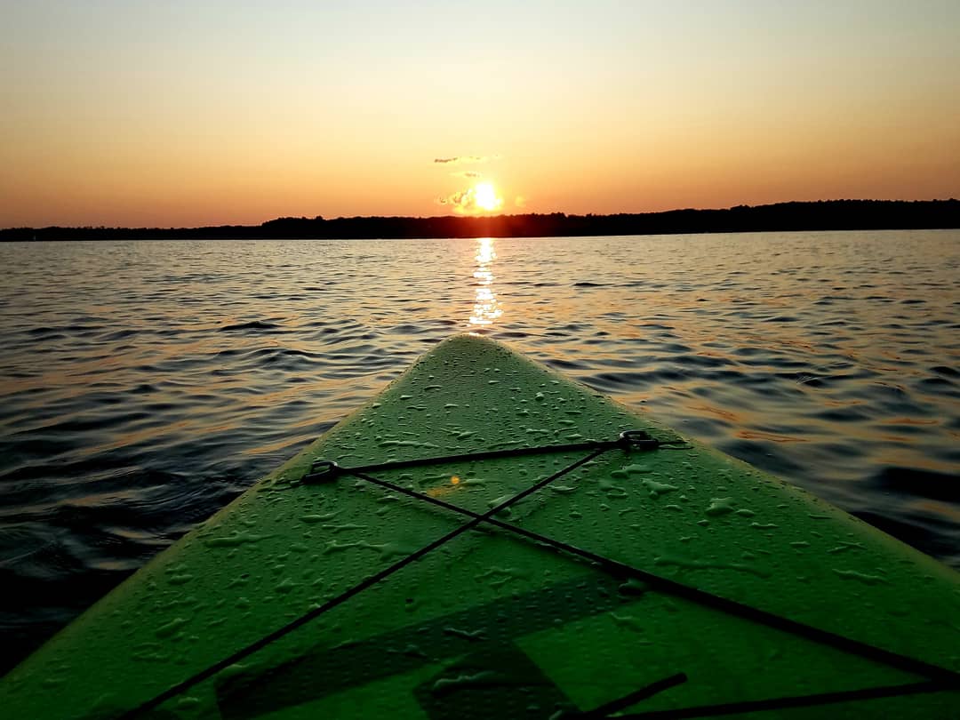 Sunset paddle on Saratoga Lake | Scrolller
