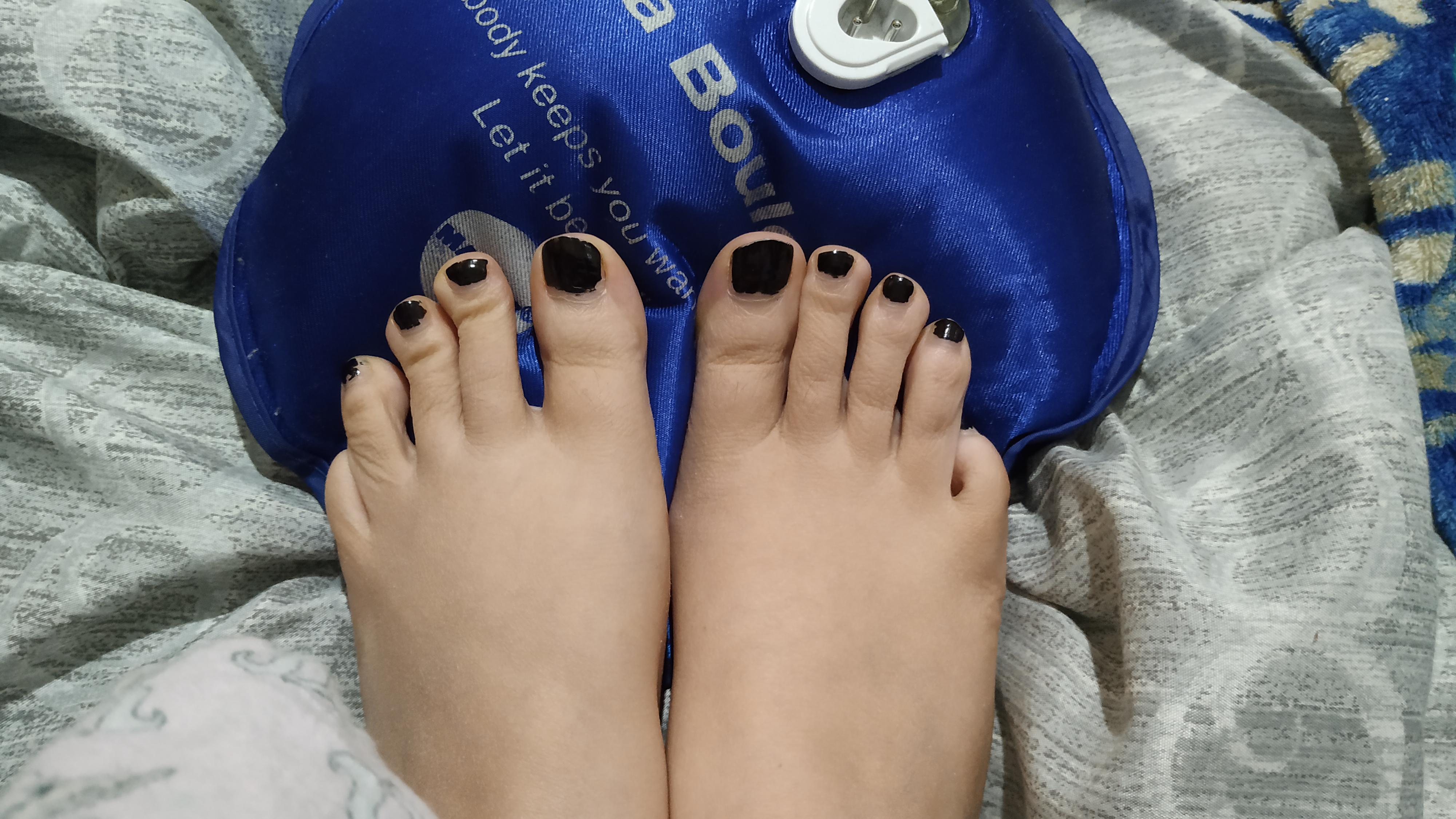 Super cold today! Heating pad is my saviour 🔥 | Scrolller