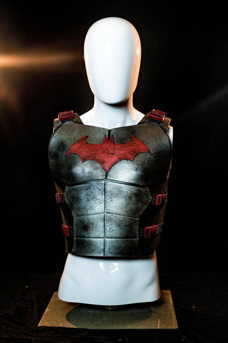 Super cool armor design from CarbonPantherProps | Scrolller