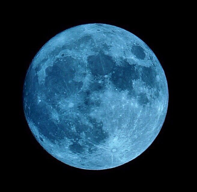 Supermoon as seen from Eureka | Scrolller