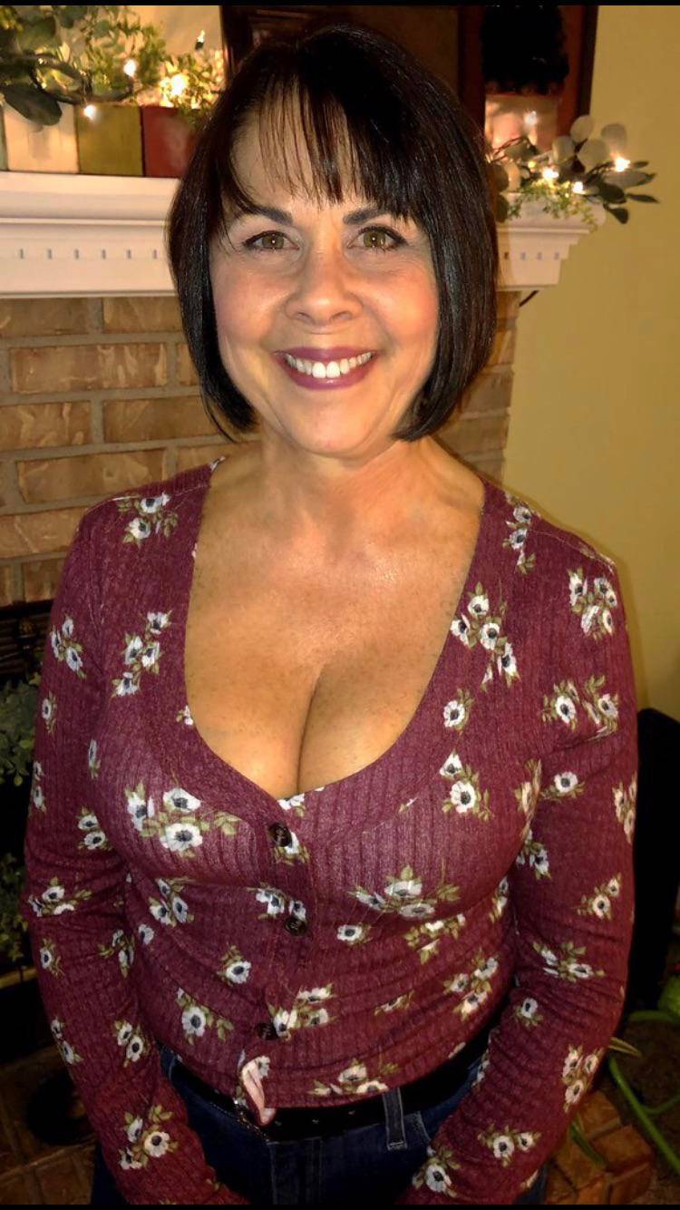 Sweater cleavage | Scrolller