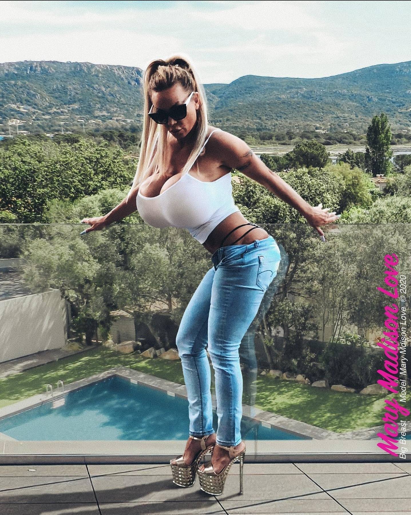 Sweet Mary | Scrolller