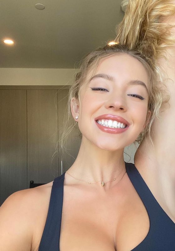 Sydney Sweeney | Scrolller