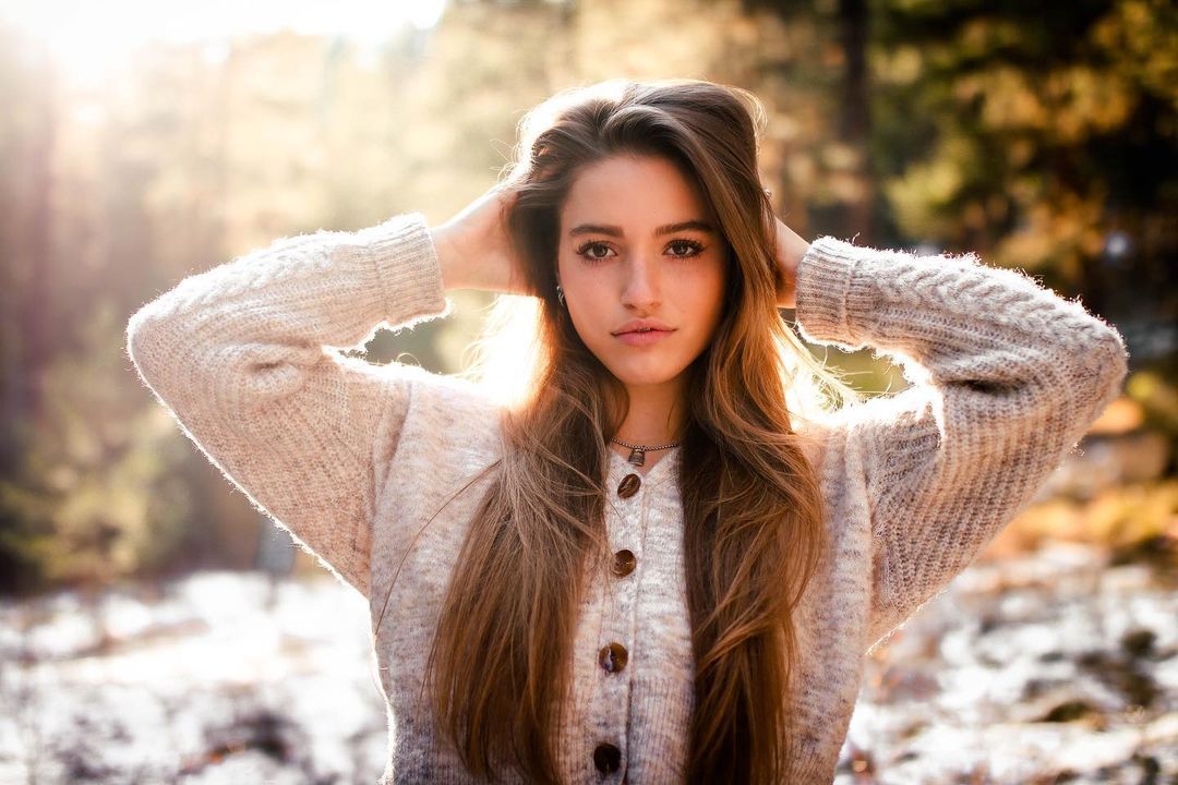 Sylvia Snyders | Scrolller