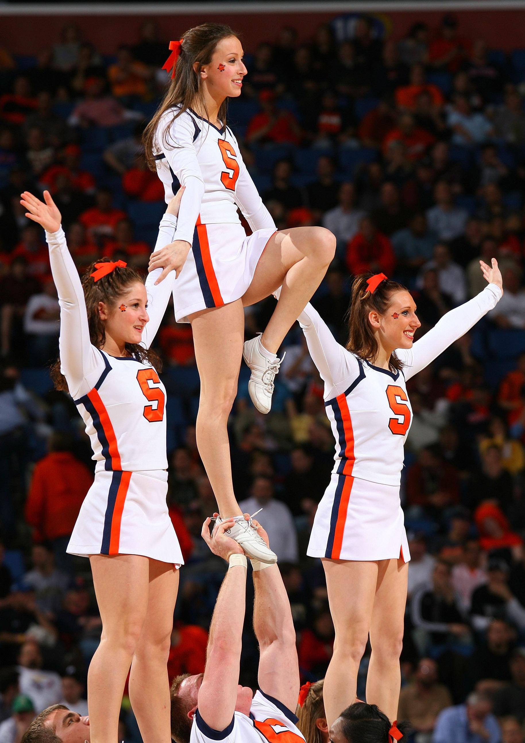 Syracuse cheerleaders | Scrolller