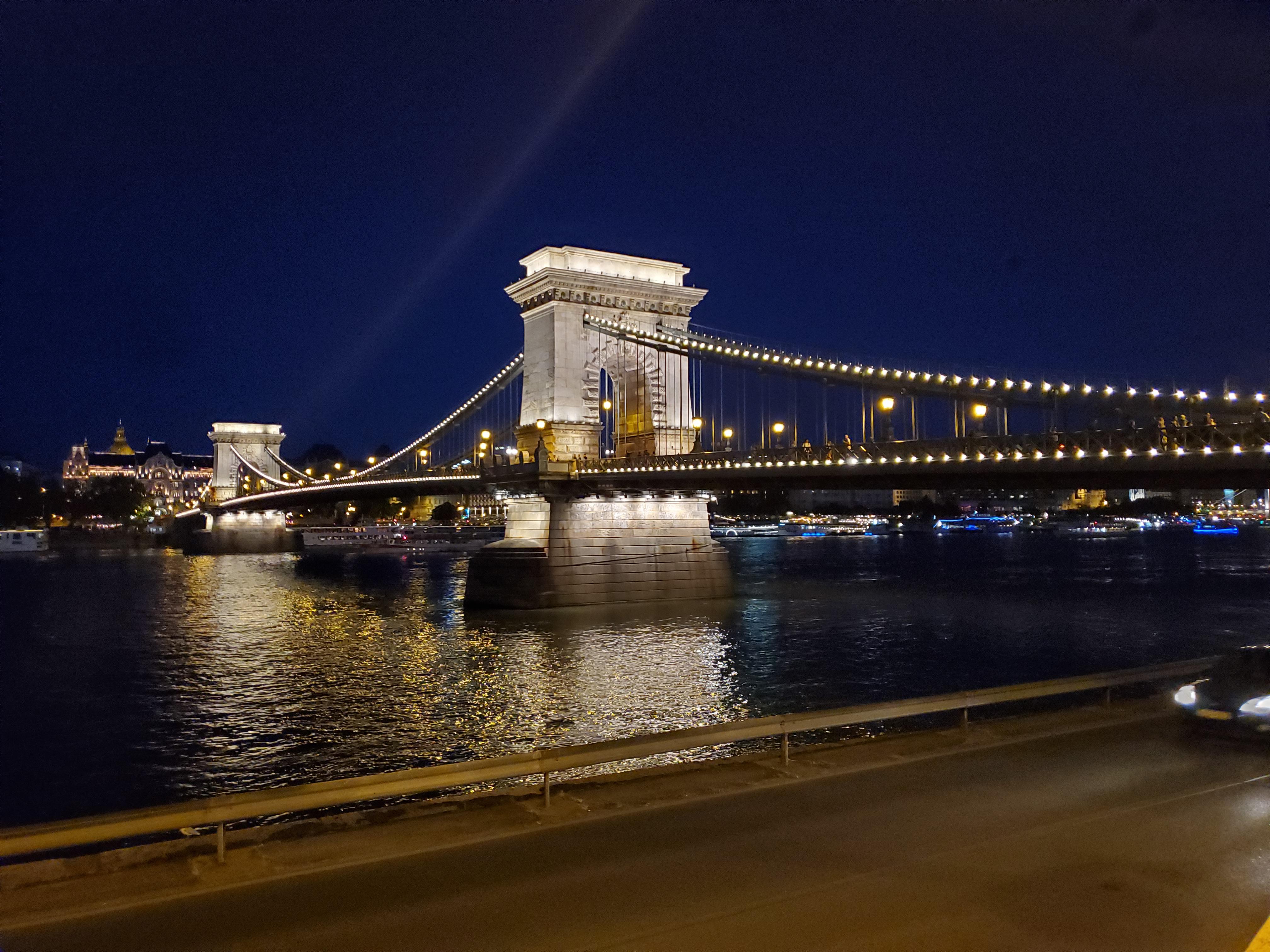 Szechenyi Chain Bridge, Budapest. | Scrolller