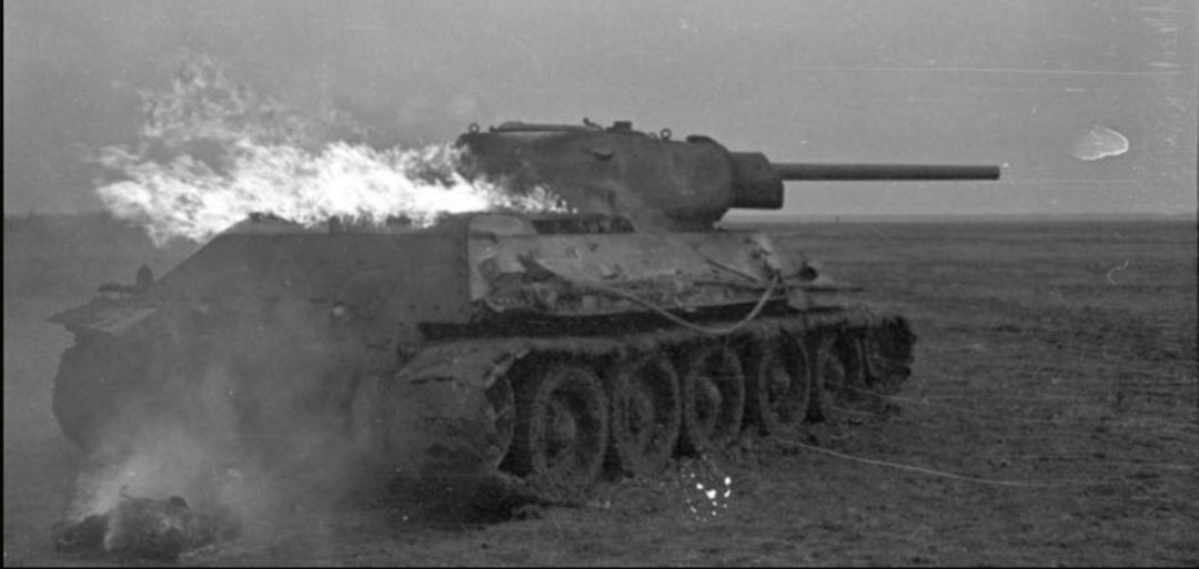 T-34 burning out at Kursk | Scrolller