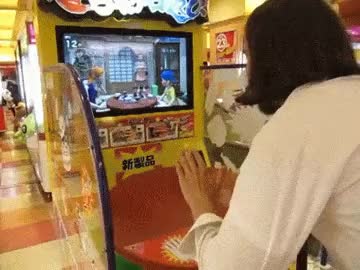 Table flip arcade game (x-post from /r/gifs) | Scrolller