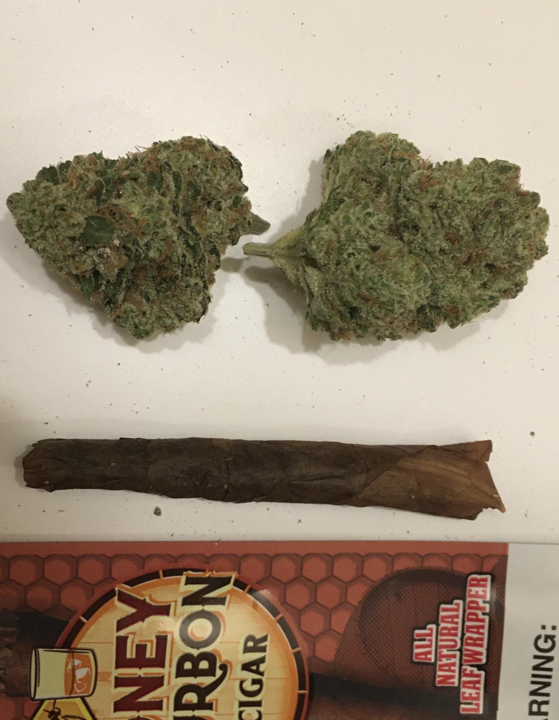 Tahoe OG wrapped in a Honey Bourbon Backwoods. Cheers | Scrolller