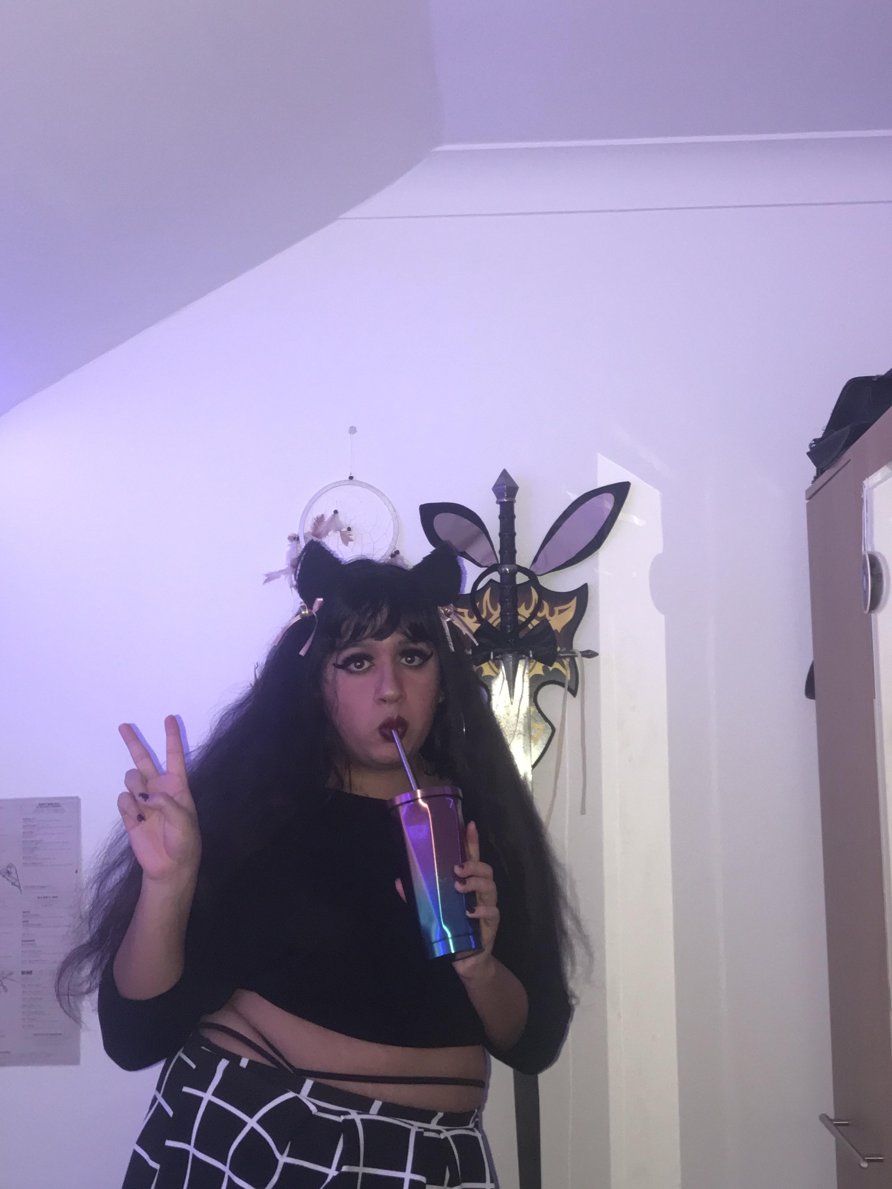 Take a sip babes :0 | Scrolller