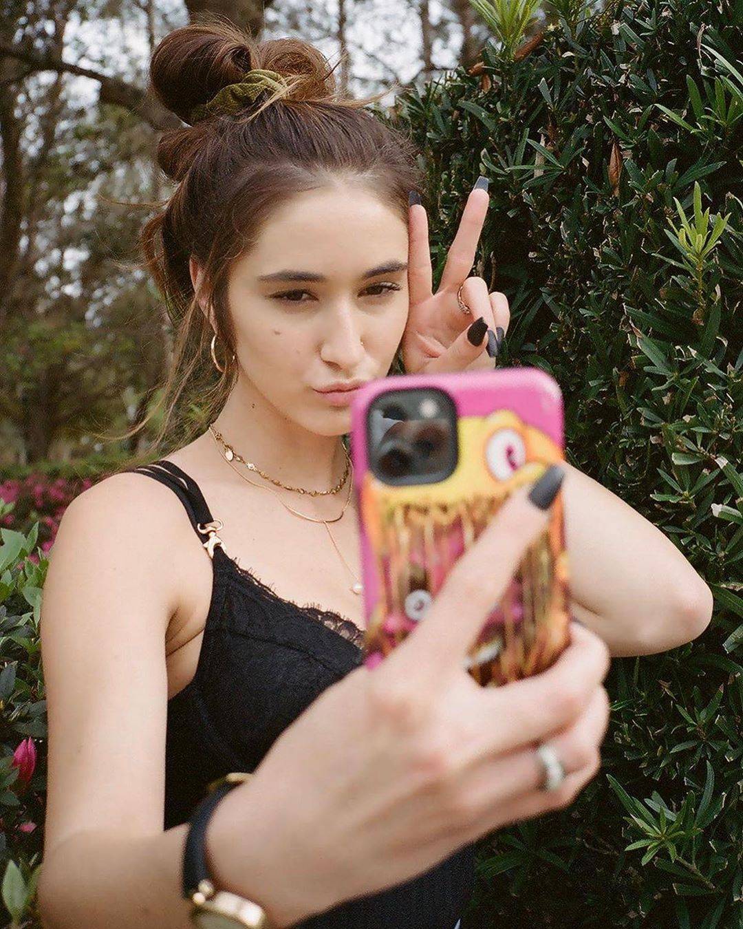 Taking a selfie 2 | Scrolller