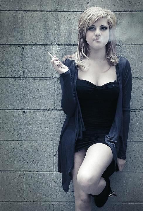 Taking her break | Scrolller