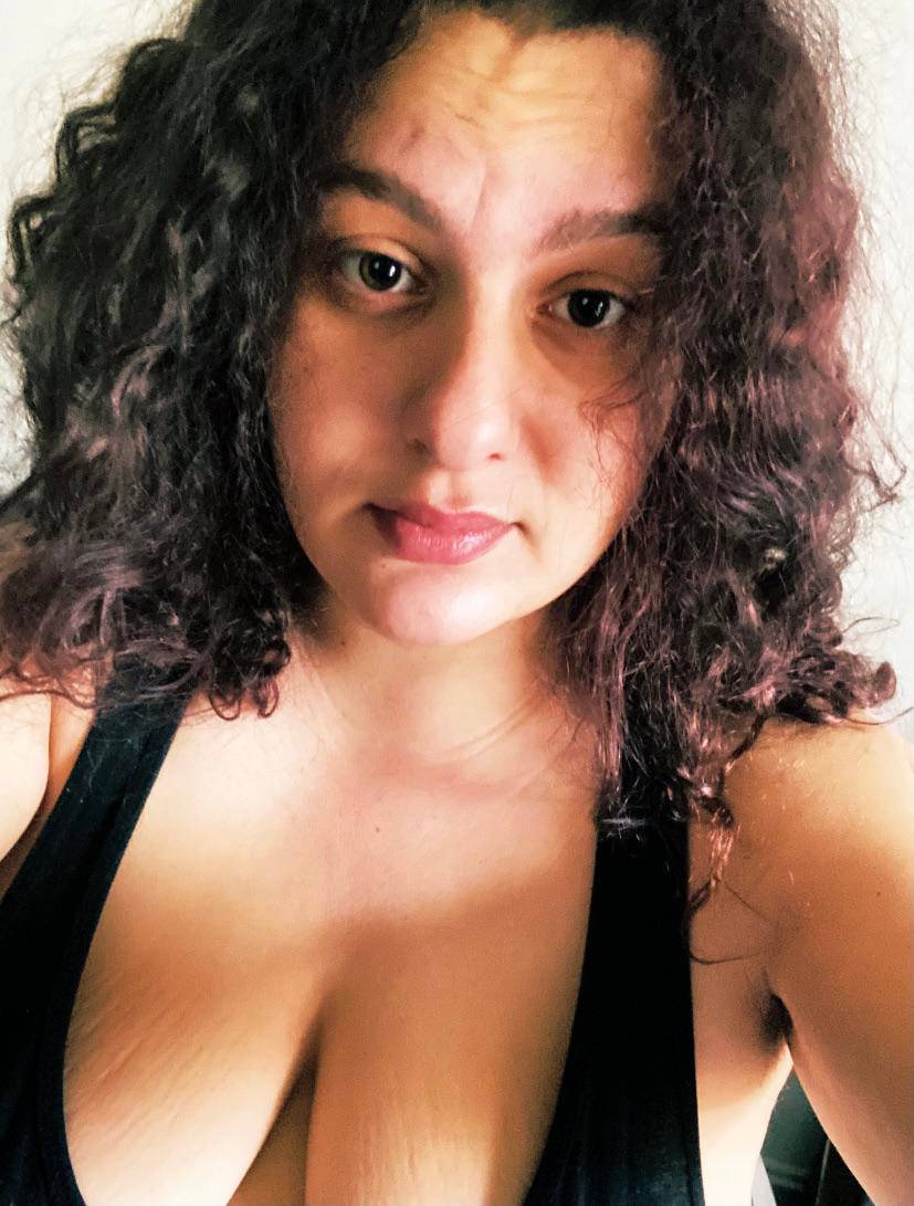 Talia knows that her cleavage gets attention | Scrolller