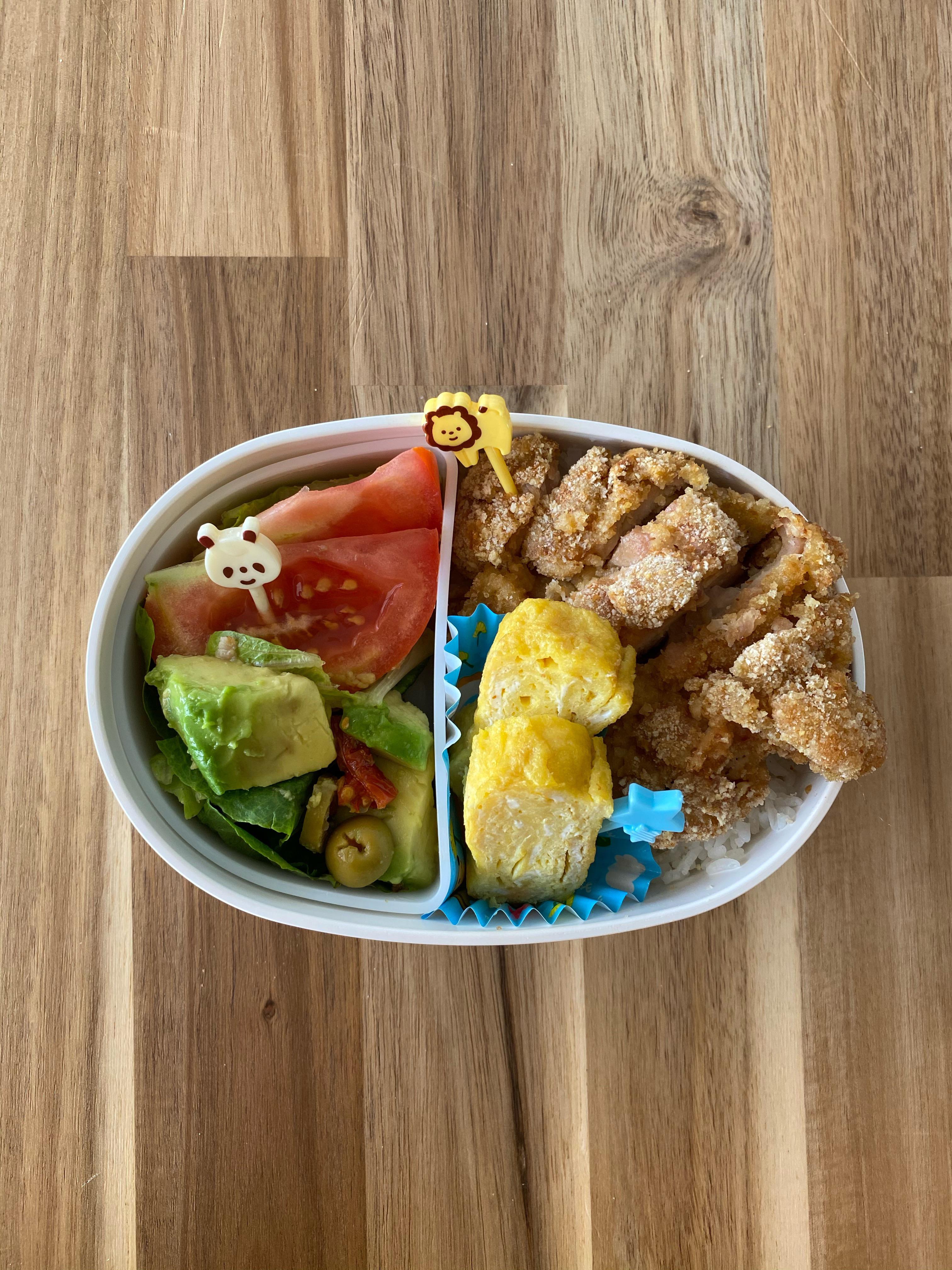 tamagoyaki and taiwanese chicken cutlet with a small side salad!! | Scrolller