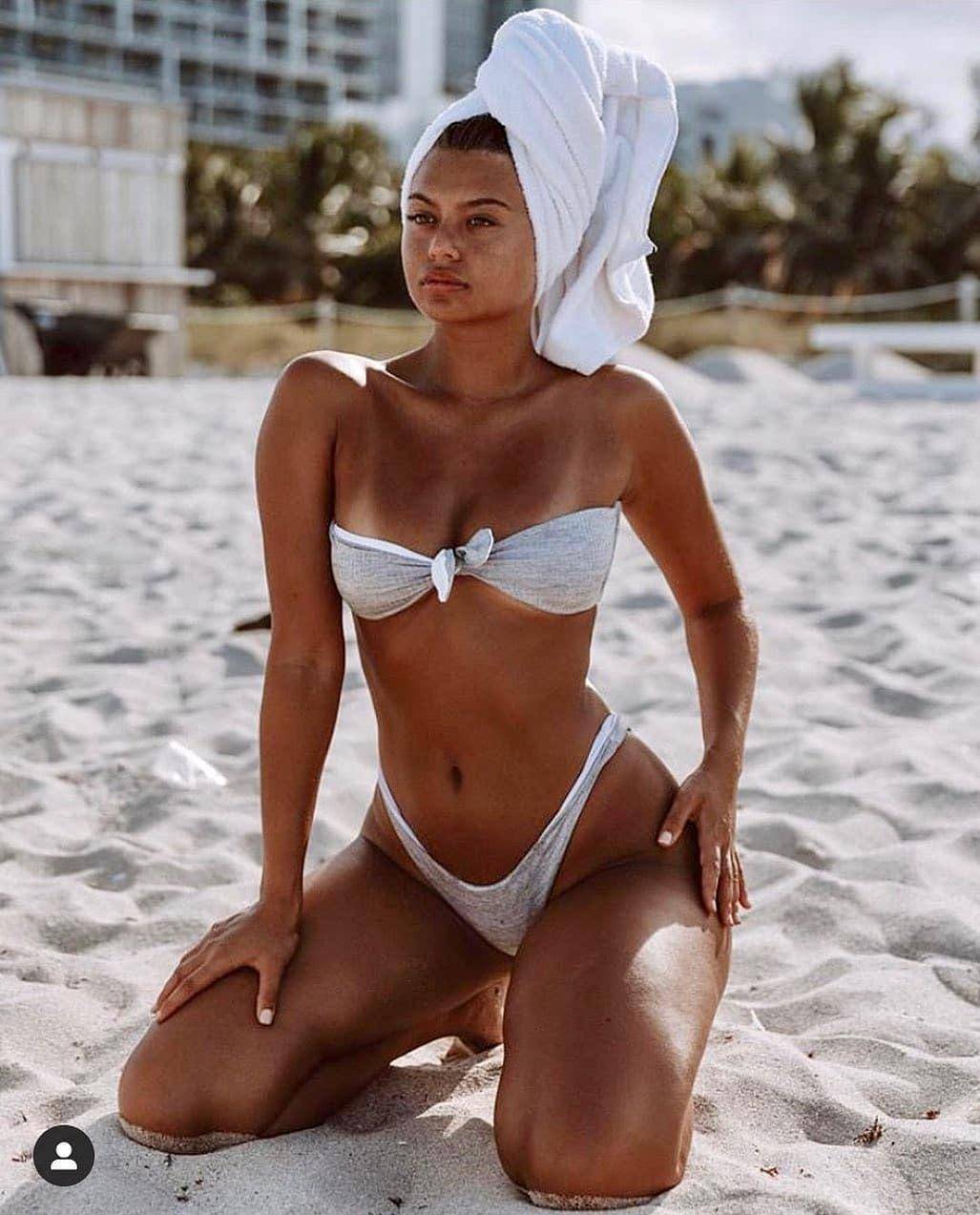 Tan line | Scrolller