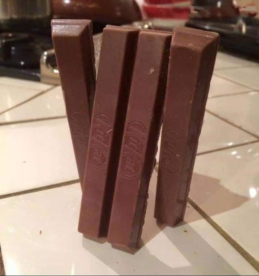 TARS made of KitKat | Scrolller