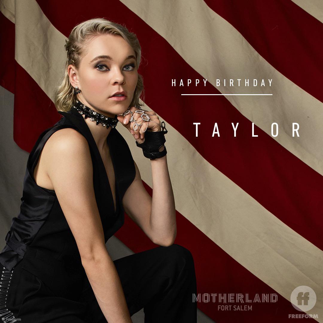 Taylor Hickson | Scrolller