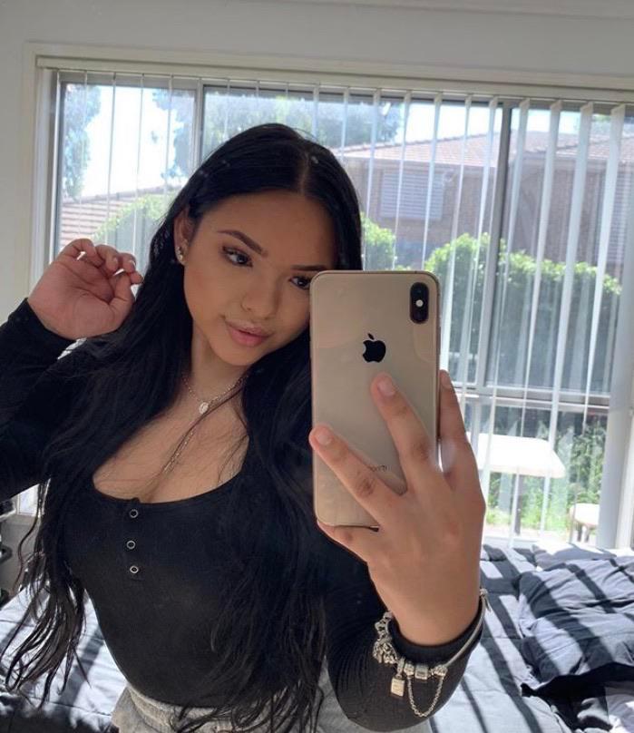 Thalia 🇨🇱 | Scrolller