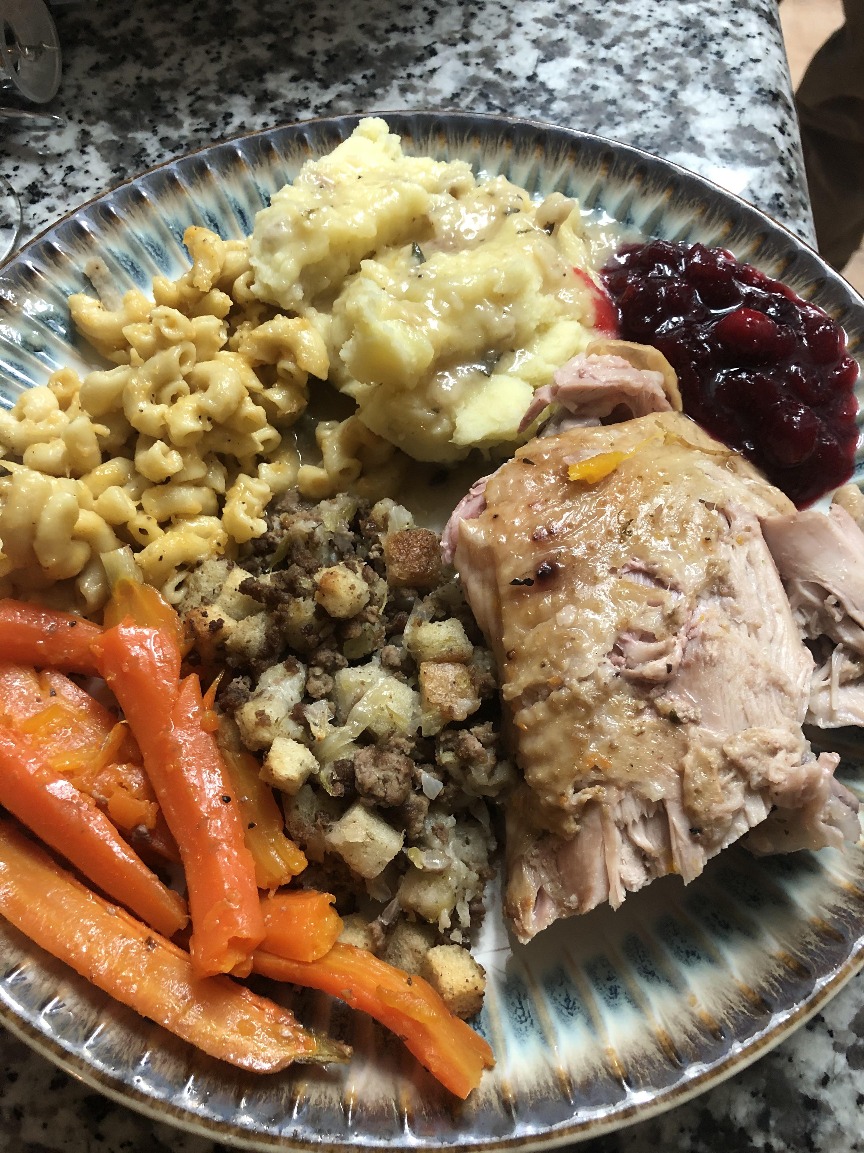 Thanksgiving dinner | Scrolller
