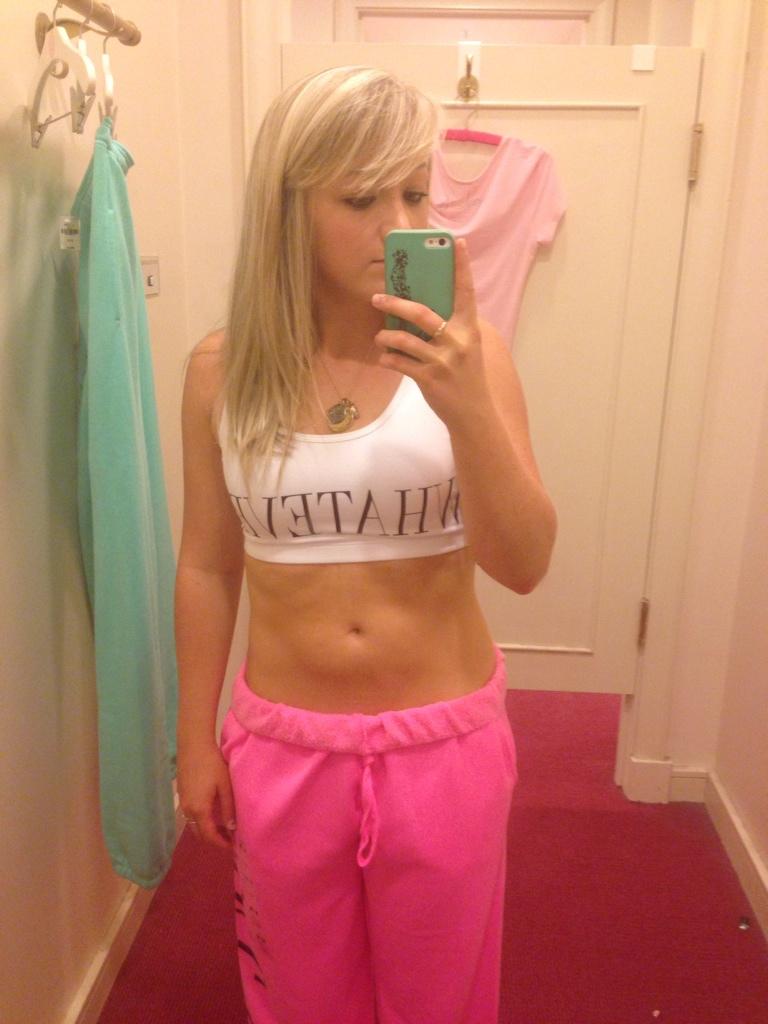 That belly! | Scrolller