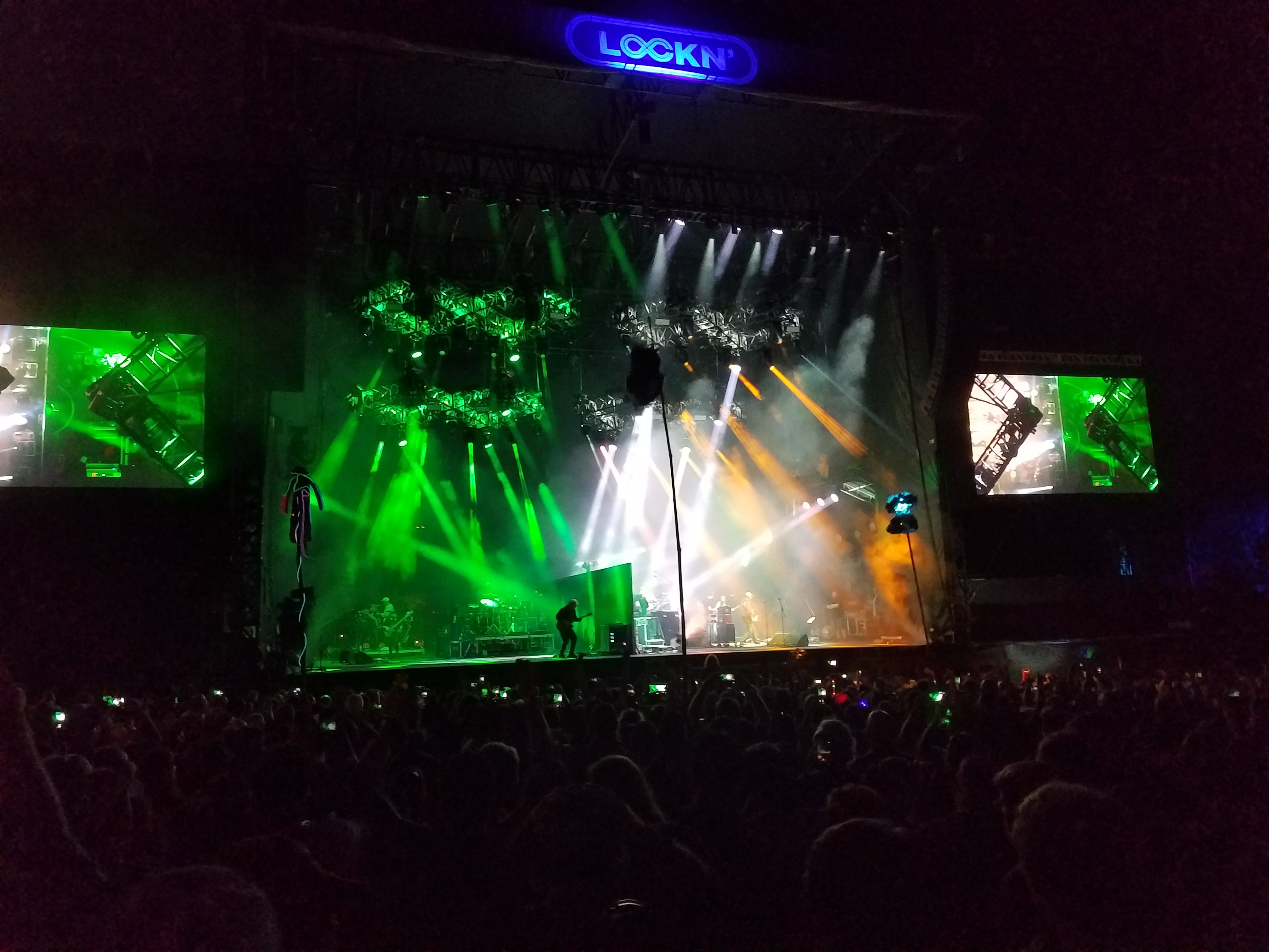 That Lettuce Umphreys rotating stage... @Lockn | Scrolller