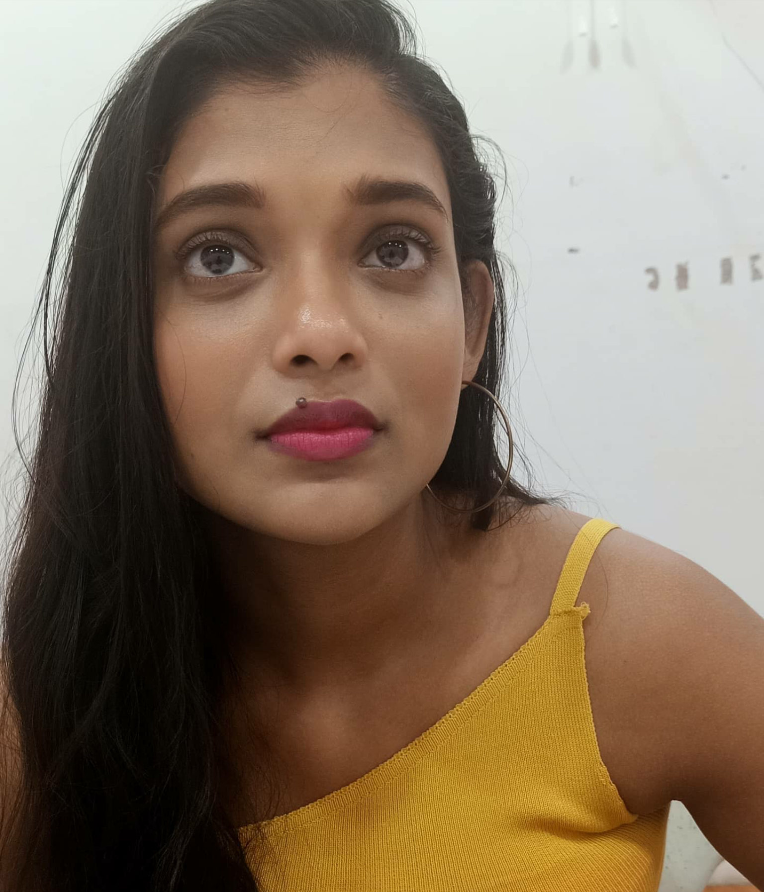 That mole on her lips. Where all do you want her to have moles and what you wanna do? | Scrolller