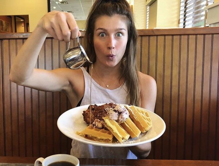 That’s a good way to show off your armpit! | Scrolller