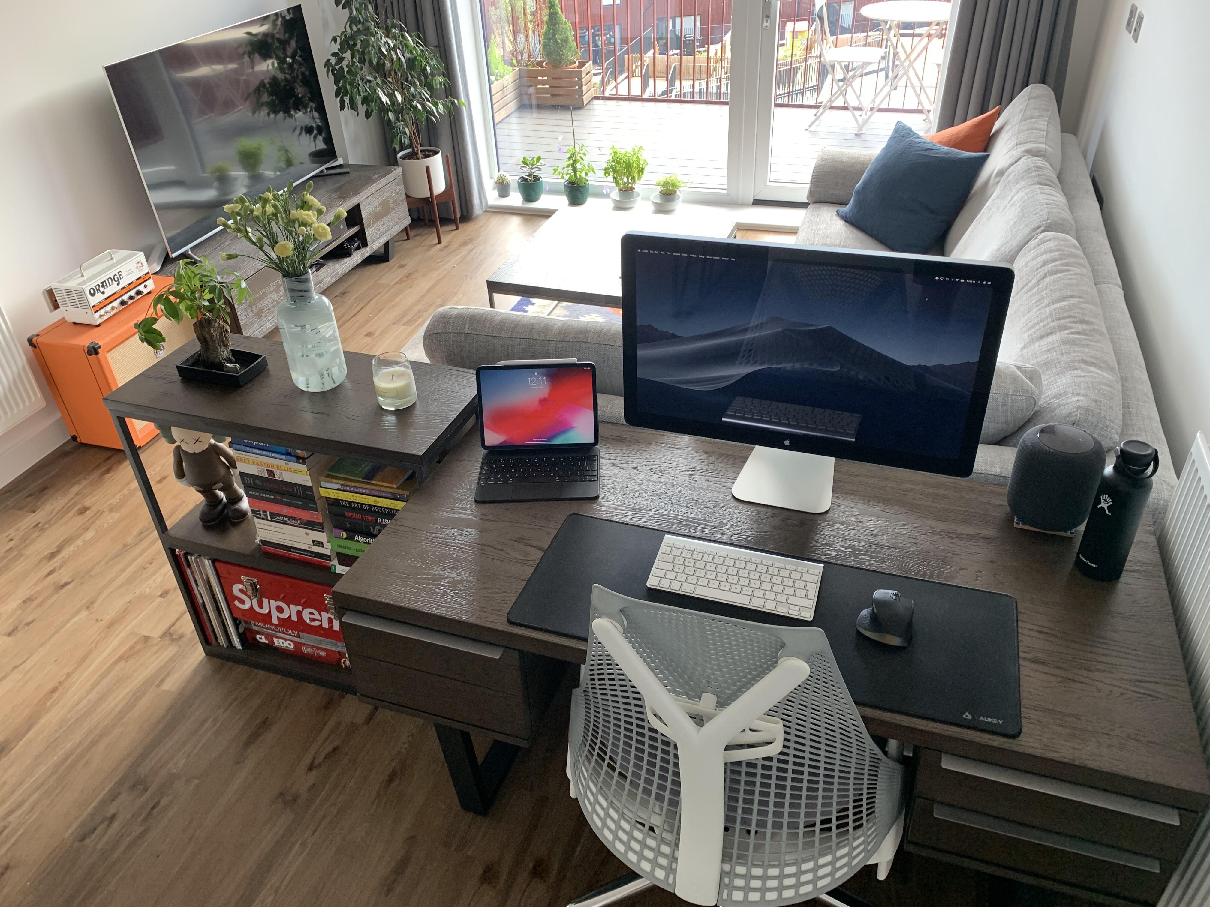 The 2013 MBP/Thunderbolt Display setup still running strong | Scrolller