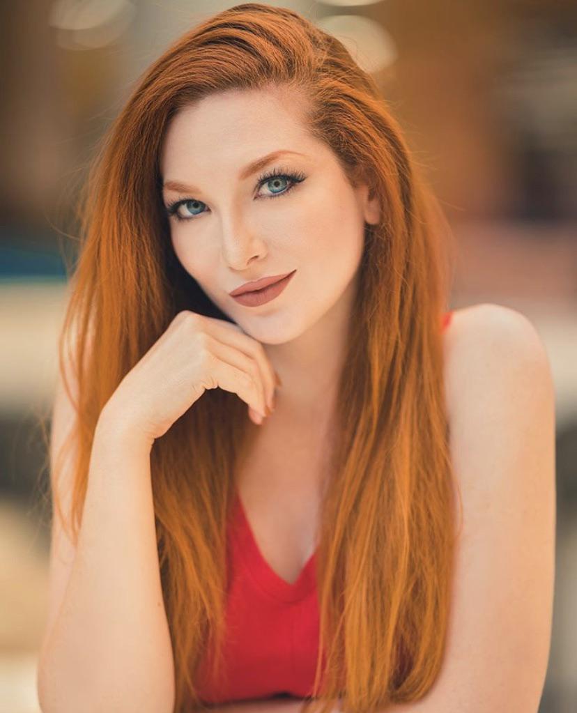 The Beauty Of Ashlynne Dae Scrolller