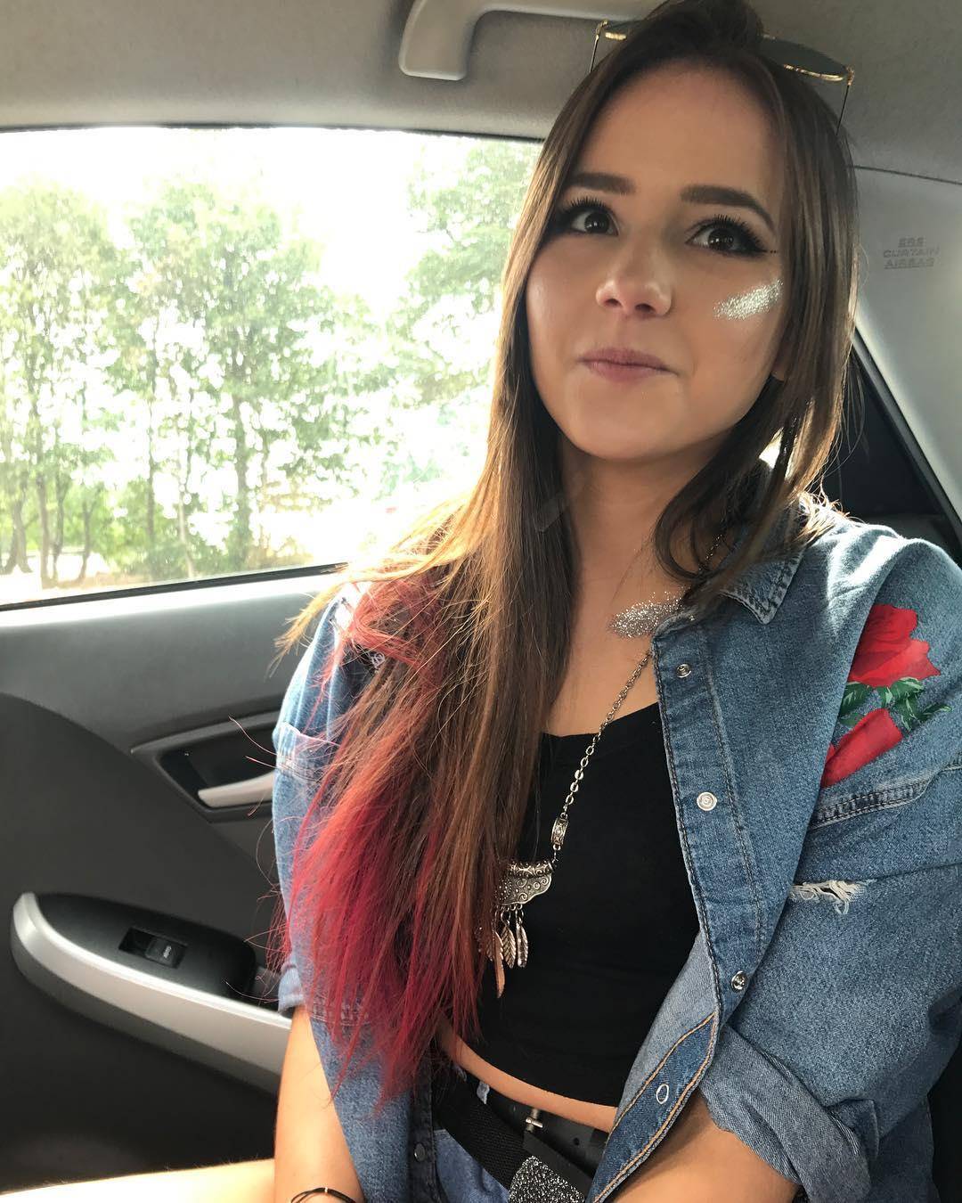 The Face She Makes When You Show Her Your Dick Scrolller