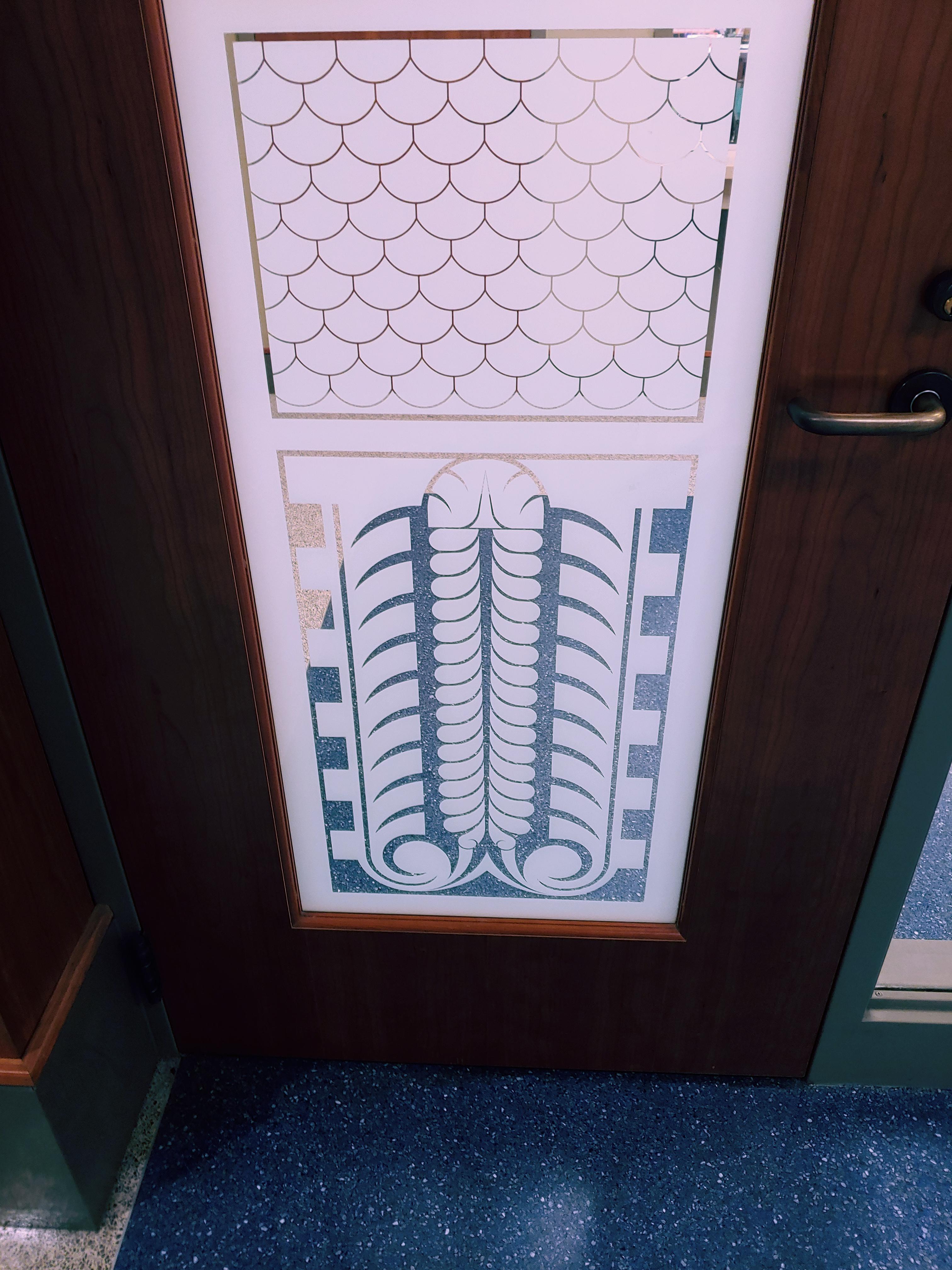 The glass art on these doors.. | Scrolller