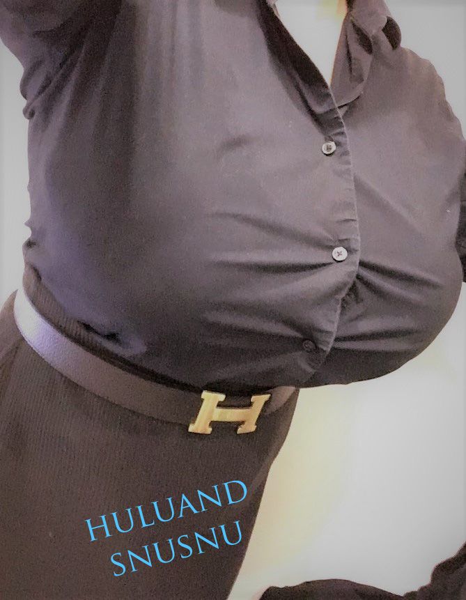 Busty Buttons | Scrolller