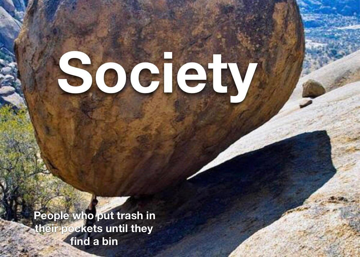 The hard carry | Scrolller