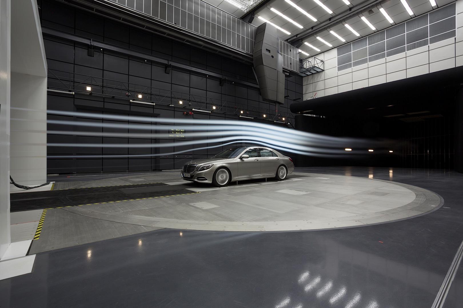 The Mercedes wind tunnel is oddly satisfying. | Scrolller