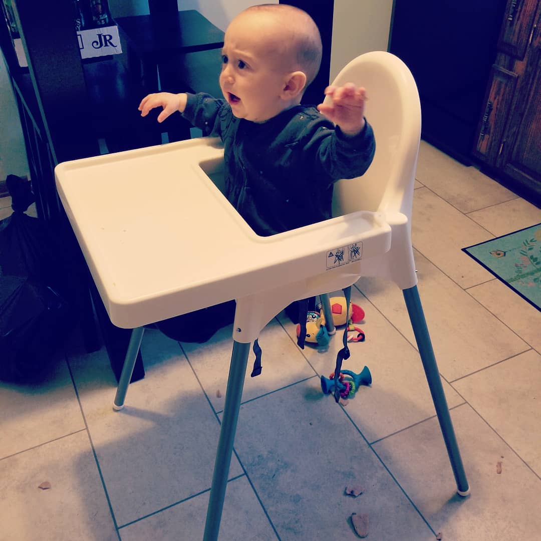 The ol' throw and cry | Scrolller