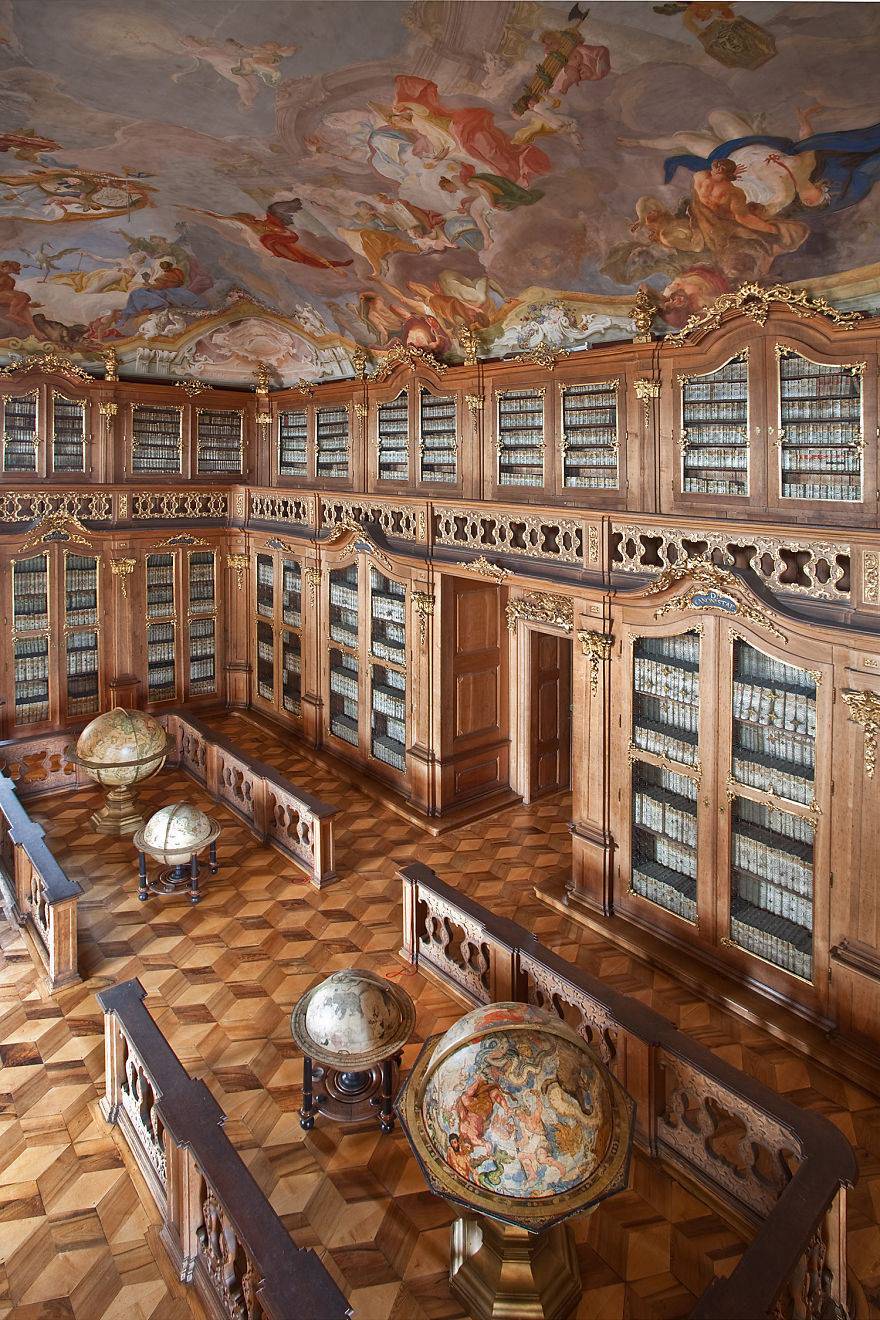 The Old Archiepiscopal Library (1694), Cromeriz Castle, Czech Republic | Scrolller