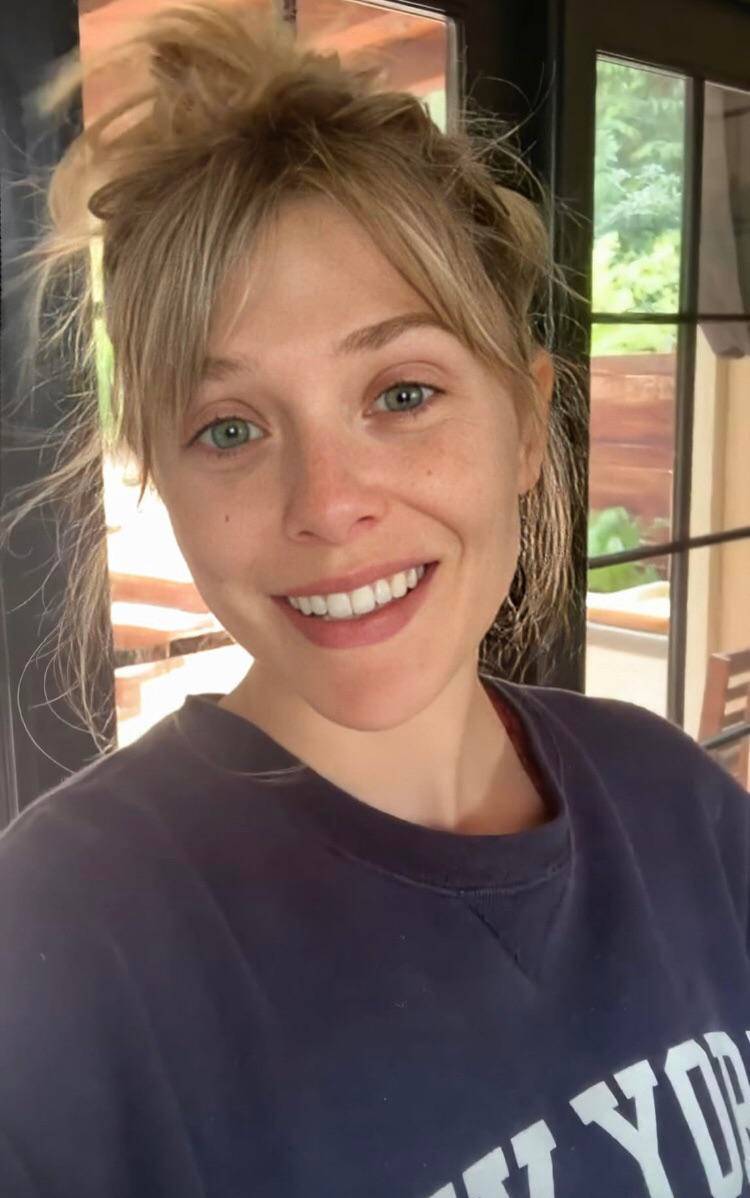 The Only Makeup Elizabeth Olsen Needs Is Cum On Her Pretty Face Scrolller 1725