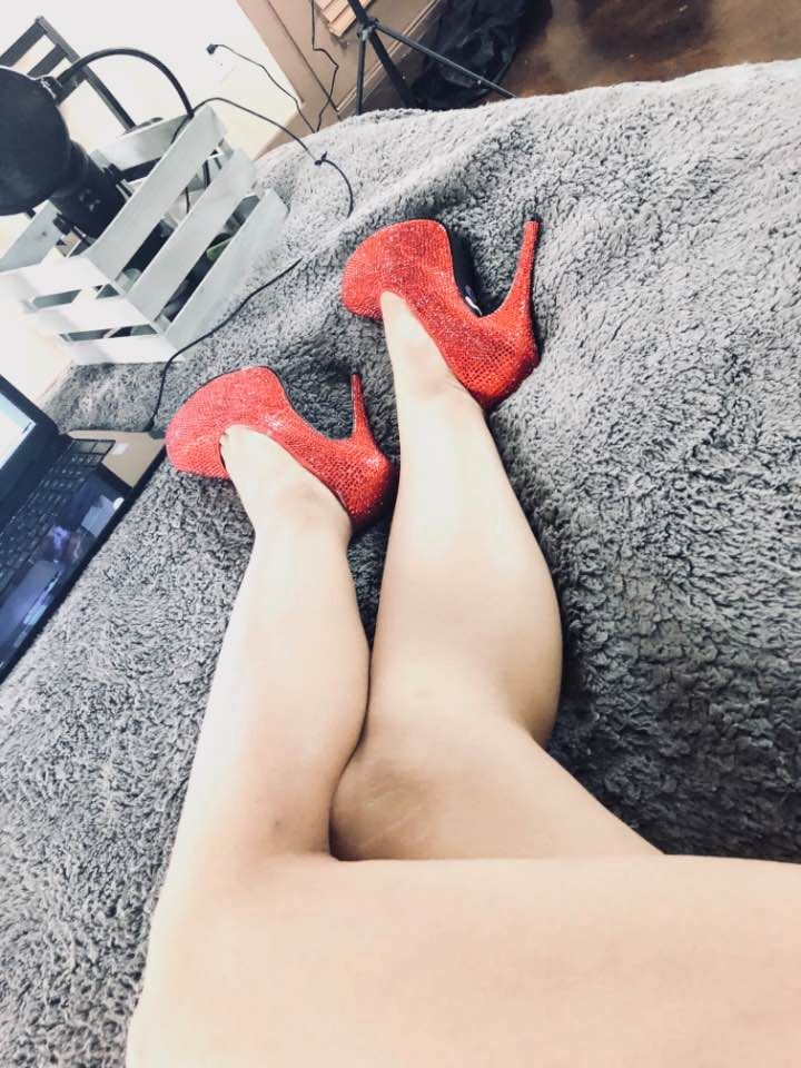 Discover more like Femdomgonewild: The perfect legs of /u/destroyerofkings 🤤 and Related Content ...