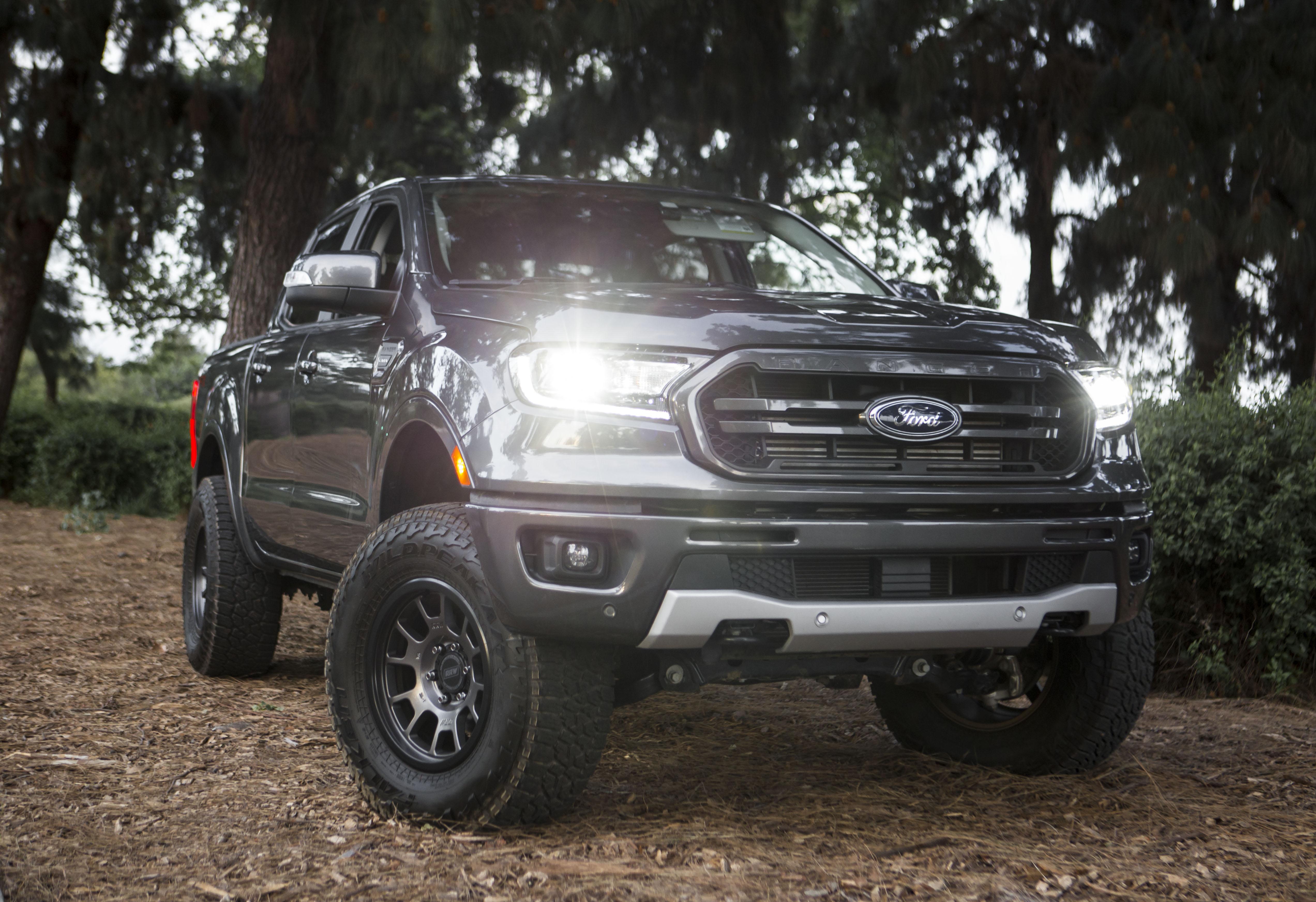 The Ranger looks so clean with a leveling kit and the relations race ...