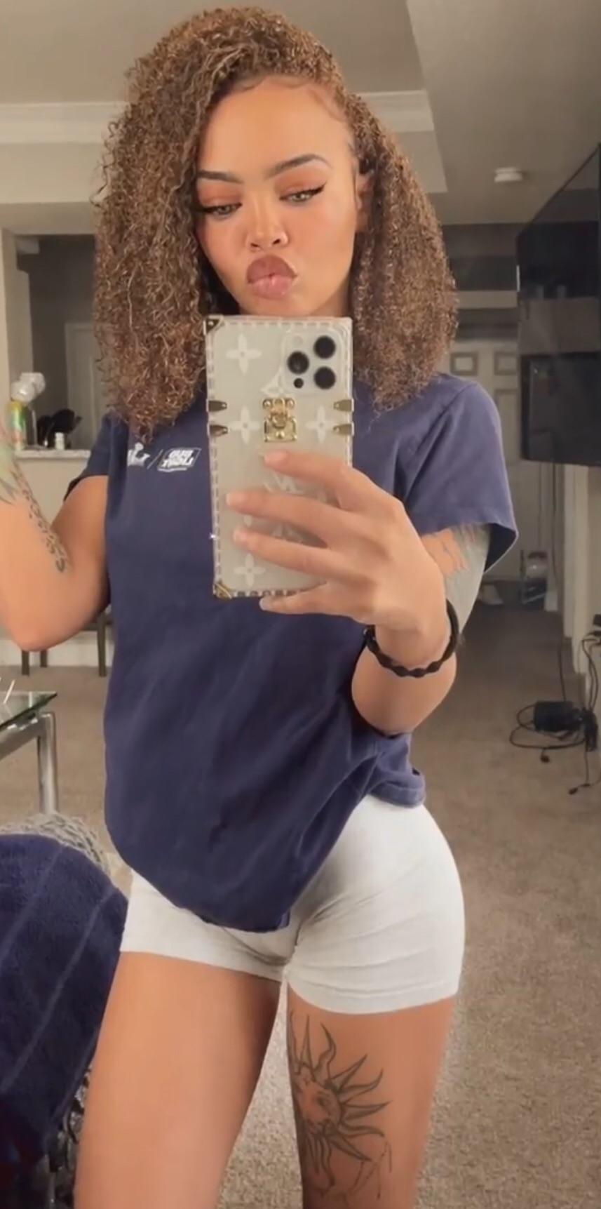 The rare yet beautiful cameltoe. | Scrolller