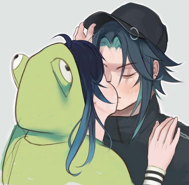 The smoochie ️😳 | Scrolller